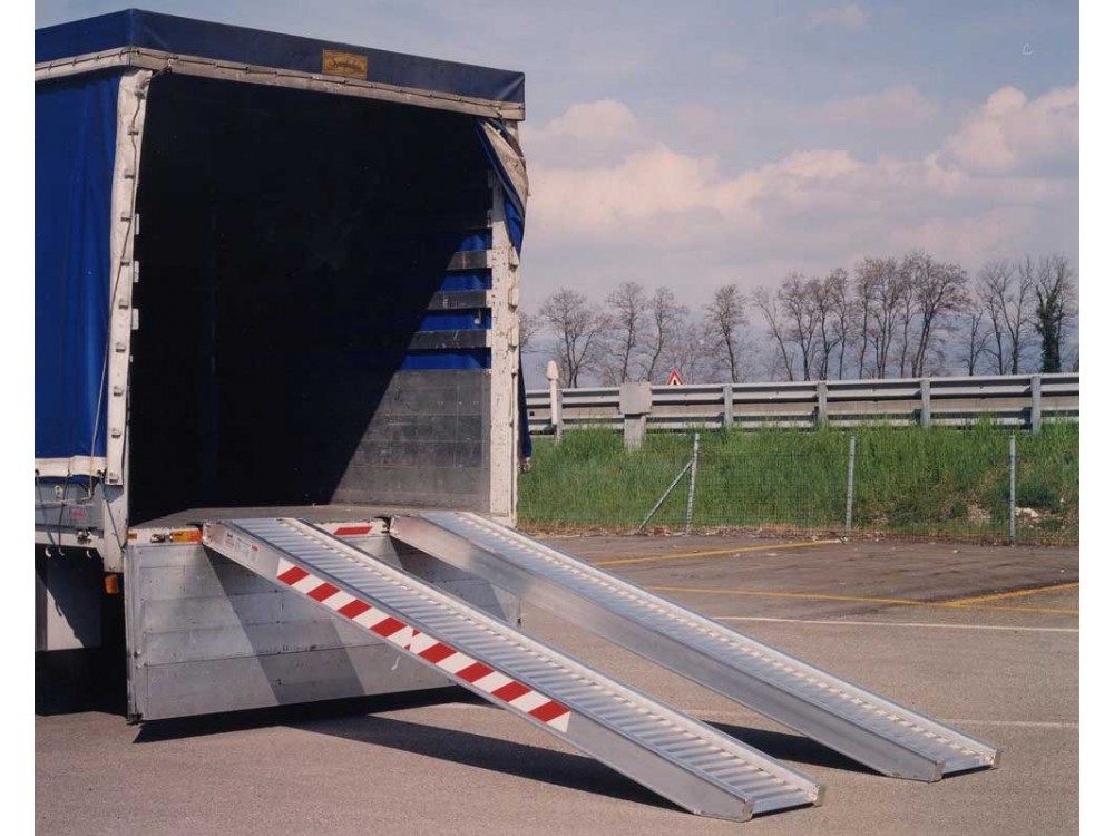 Mobile loading bridge in aluminium - RITE-HITE